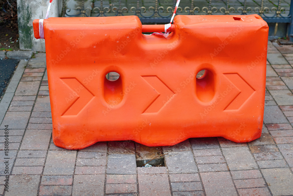 Stock-Foto „Broken paving slabs creating sidewalk gap. Pedestrian ...