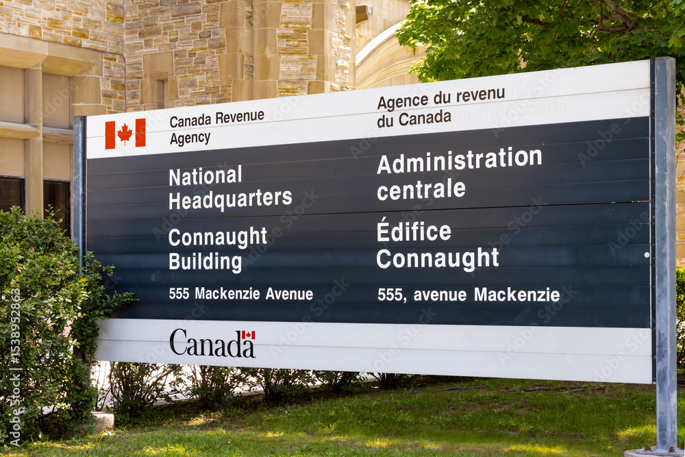 Foto Ottawa Canada, June 14, 2025; The CRA, Canada Revenue Agency ...