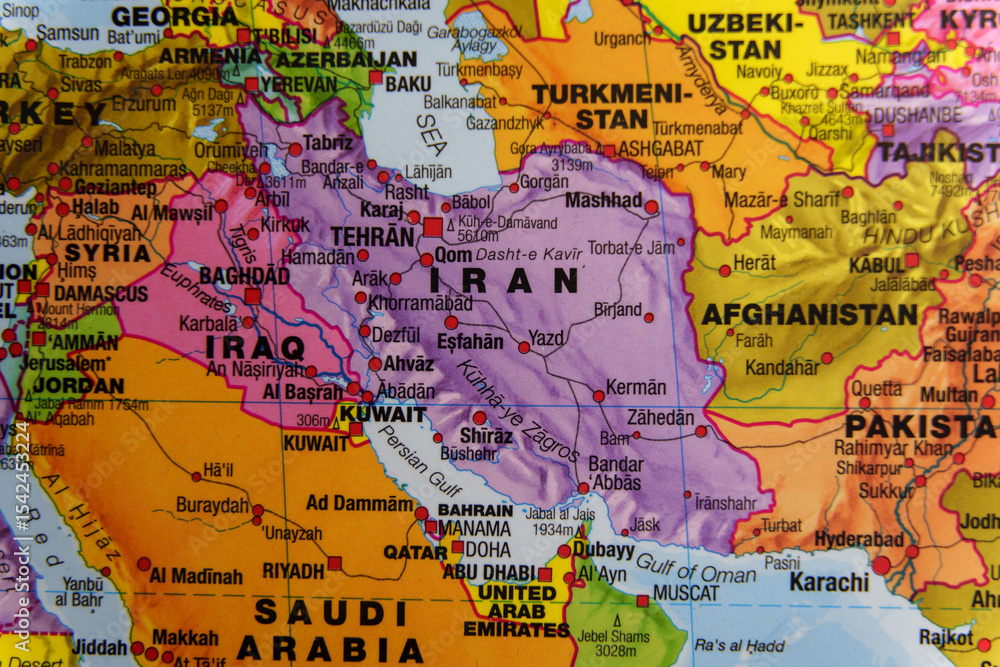 Foto de Stock Political map showing Iran and neighboring countries in ...