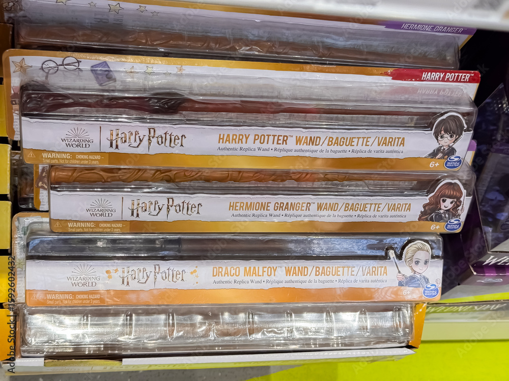 Harry Potter Replica Wands Featuring Hermione Granger and Draco Malfoy ...