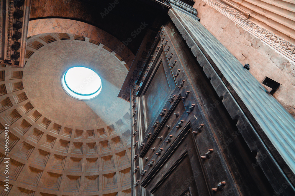 The interior of the Pantheon in Rome. The incredible 8,5 ton door from ...