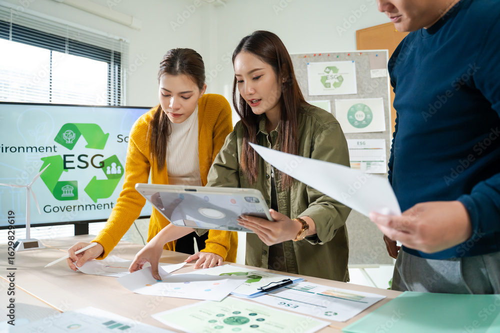 Asian business team discussion reusable product in office,start up eco ...