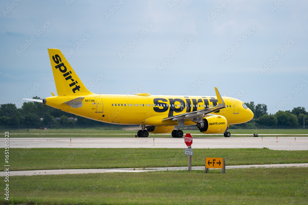Milwaukee, IL, USA - August 13, 2025: Spirit Airlines Airbus A320 ...