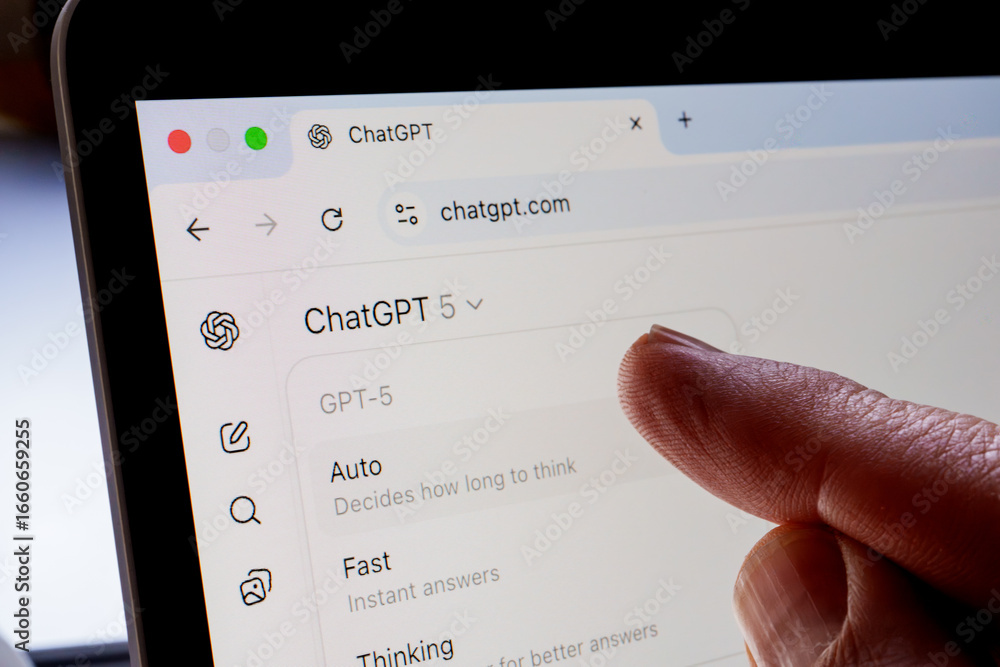 Stock-Foto „Finger points at ChatGPT 5 model selector on chatgpt.com ...