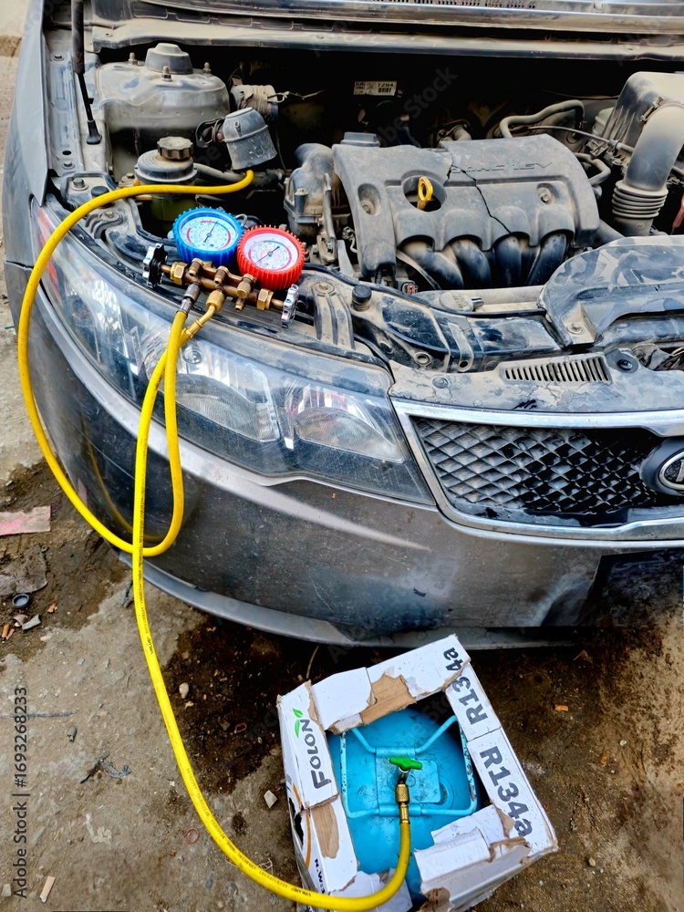 Stock-Foto „Cairo, Egypt, September 5 2025: A KIA Cerato car Air ...