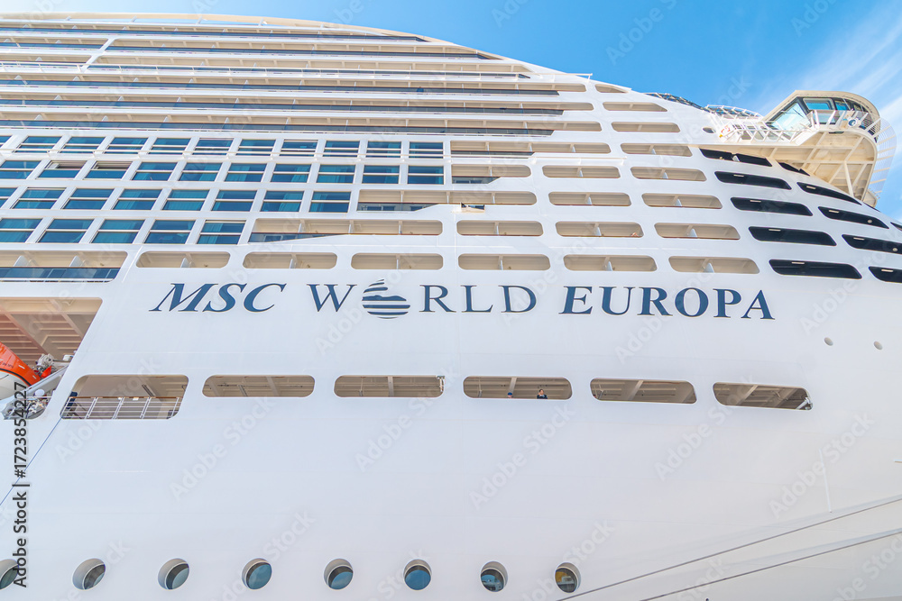 Photo Stock Marseille, France - 26 avril 2025 : Le MSC World Europa ...