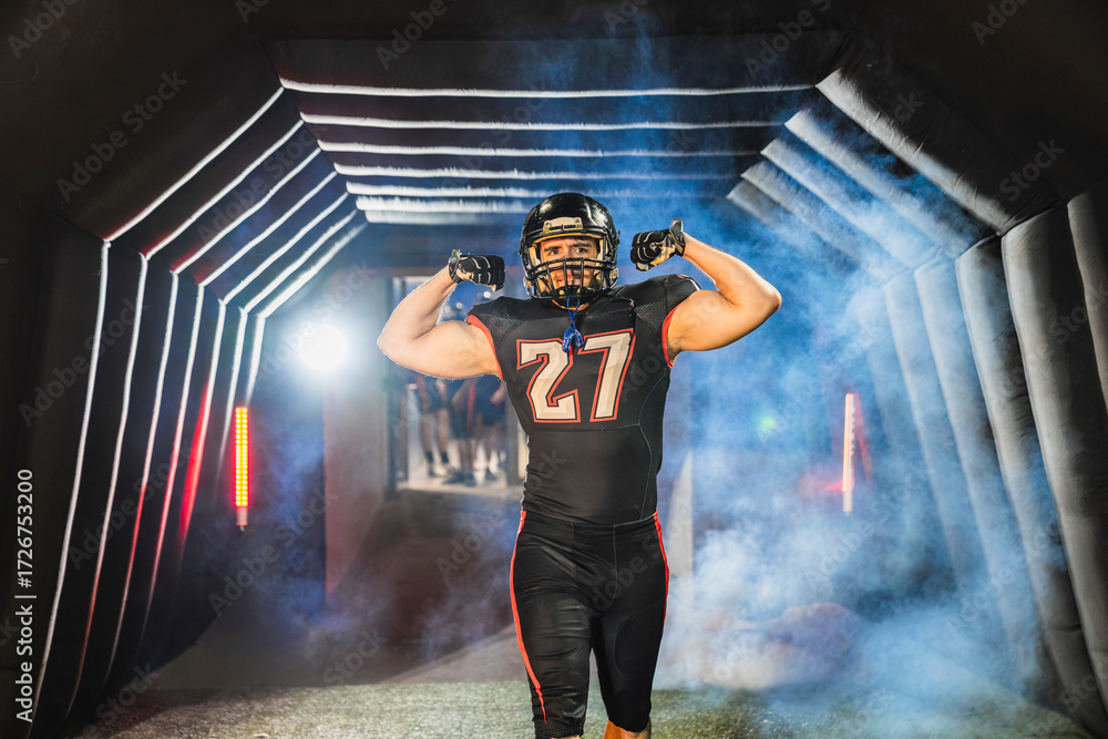 Stock-Foto „American football player wearing uniform and helmet ...