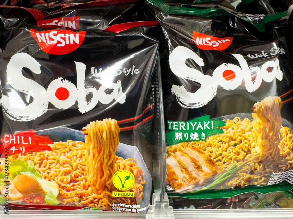 Foto de Stock Villach, Austria - September 17, 2025: Nissin Soba ...