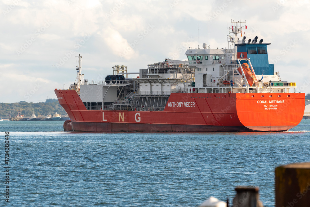 Southampton England UK. 27.09.2025. The Coral Methane a LNG caarrier ...