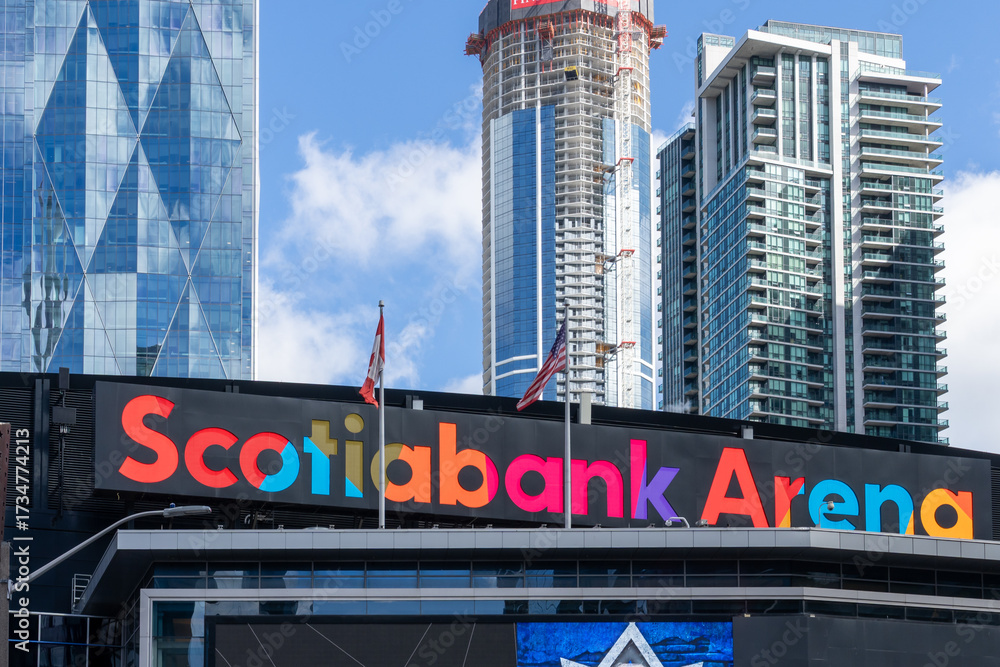 Foto de Stock Toronto, Canada - September 21, 2025: Scotiabank Arena ...