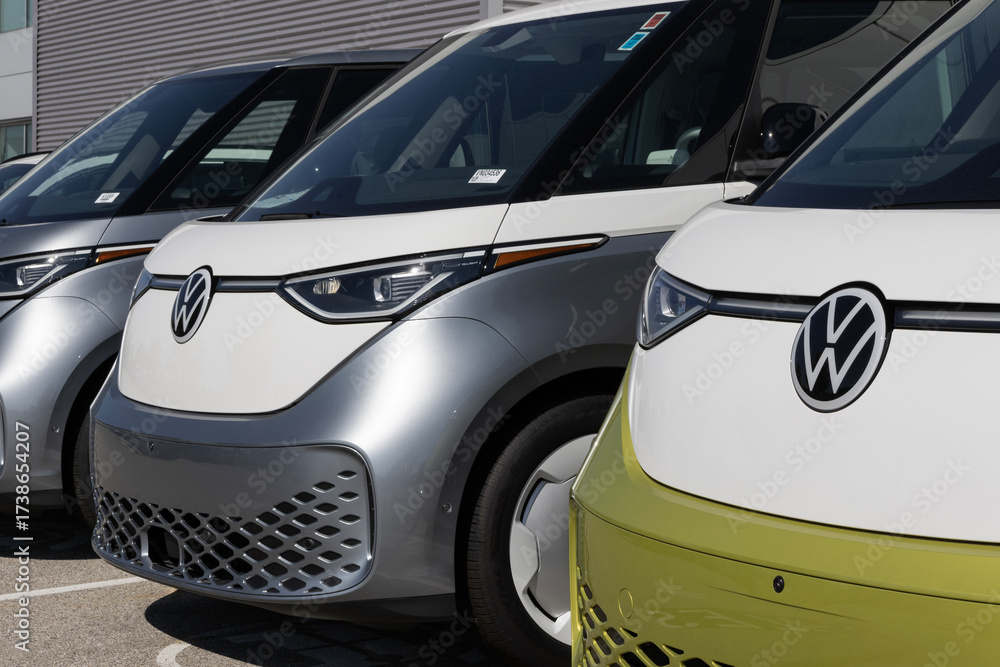 Foto de Stock Volkswagen ID. Buzz electric bus display at a dealership ...