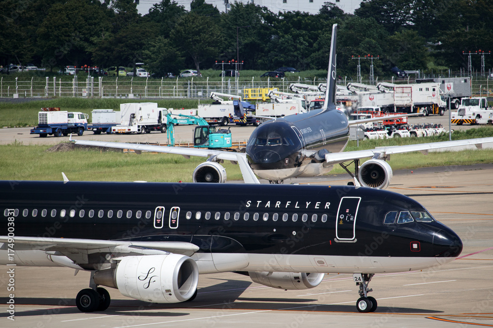 スターフライヤー Star Flyer SFJ Airbus A320 airliner Stock Photo | Adobe Stock