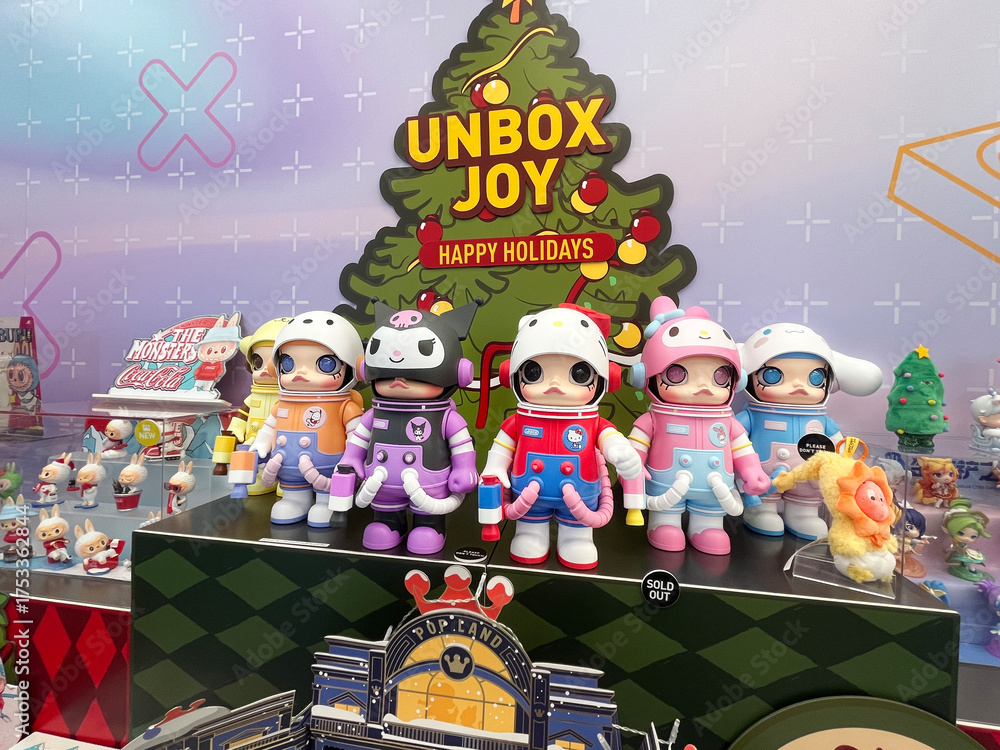 art toys mega space Molly collection from Pop Mart blind box ...
