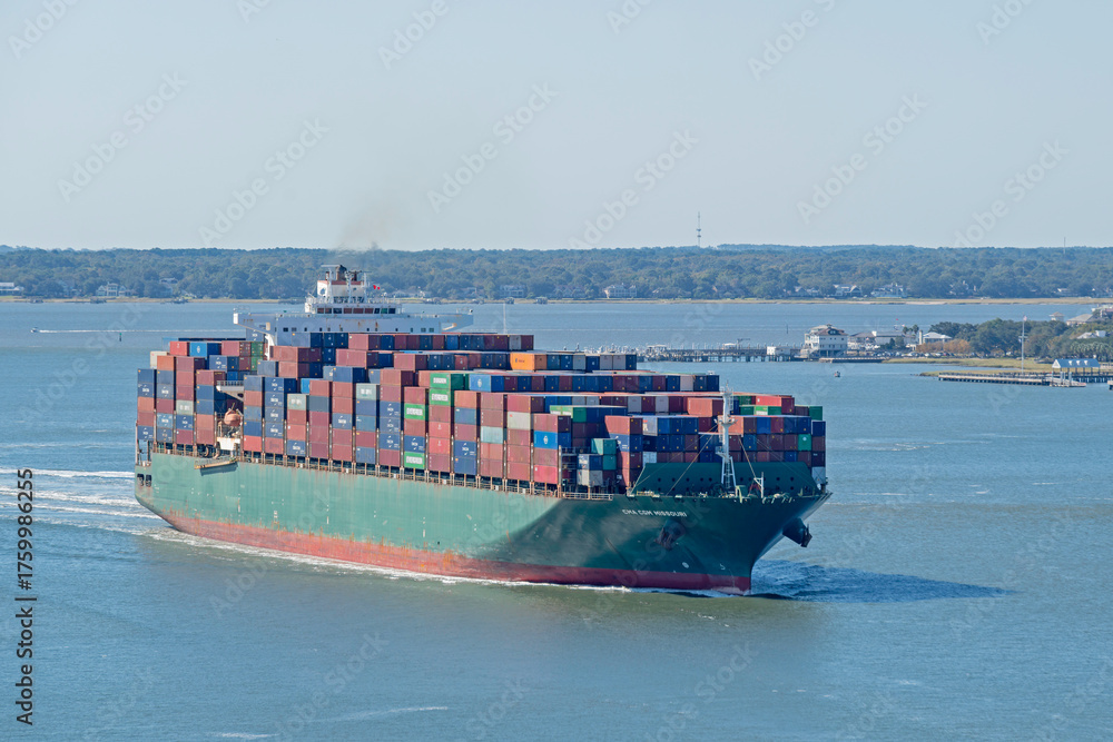 Neo Panamax-class container ship CMA CGM Missouri sails into Charleston ...