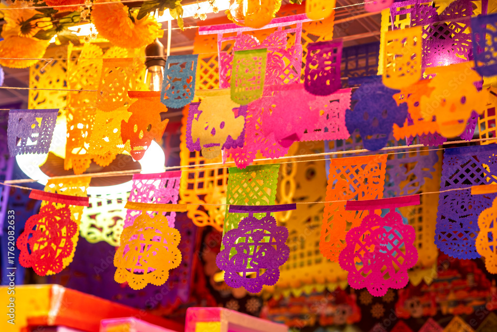 Photo Stock papel picado, papel picado de plástico, decoración mexicana ...