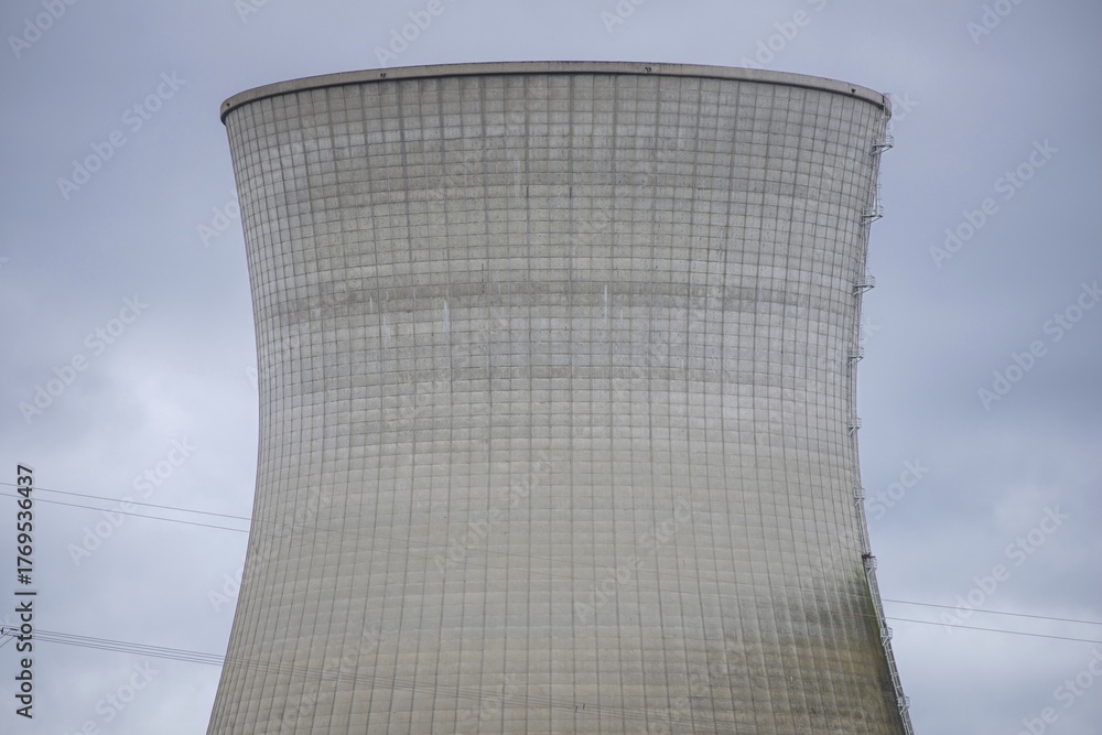 Stock-Foto „Demolition of the 160m high cooling towers of the disused ...