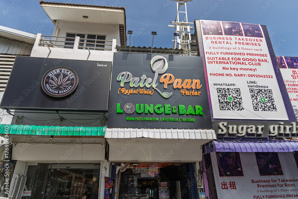 Photo Stock Thailand, Pattaya, 10 November 2024. Vibrant storefront ...