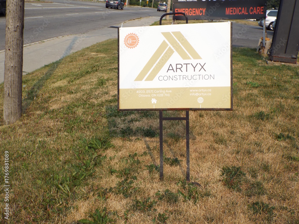 Stock-Foto „Ottawa, ON, Canada-May 23,2025:A roadside sign for a ...