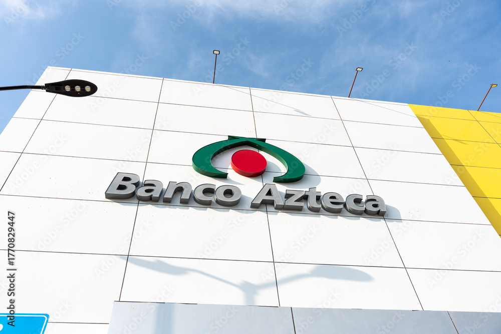 Banco Azteca facade, Elektra branch store, Electra department store ...