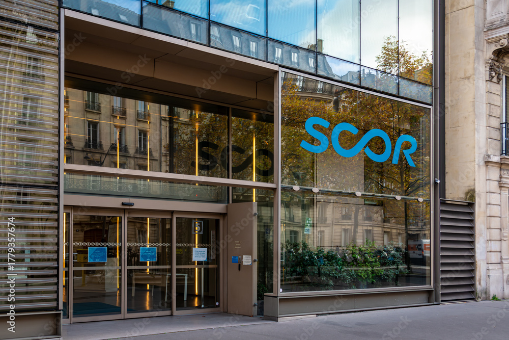 Foto de Stock Paris, France - 3 novembre 2025: Vue extérieure du siège ...