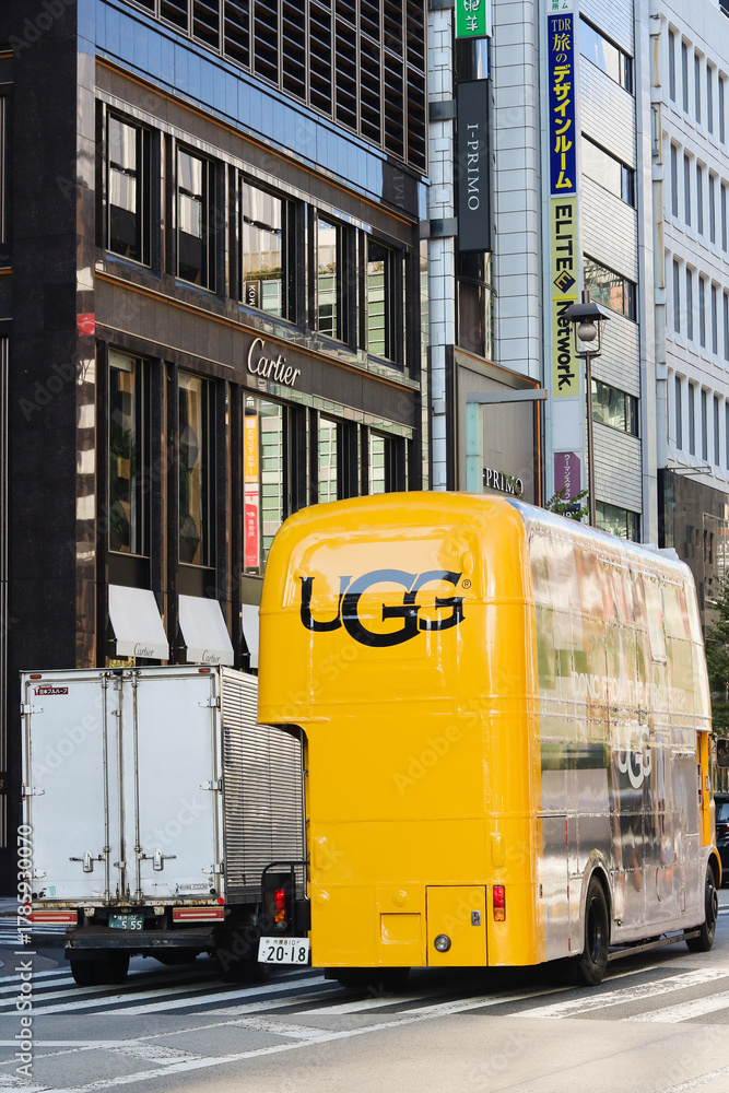 Stock-Foto „TOKYO, JAPAN - October 30, 2025: A double-decker bus ...