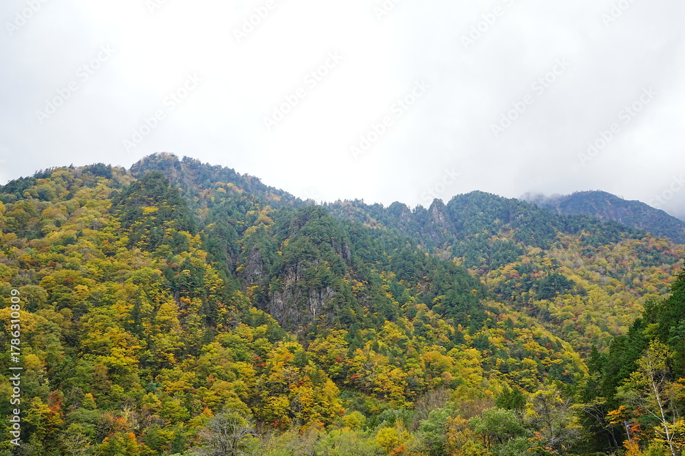 Autumn Scenery of Mountain and Shinhotaka Ropeway in Gifu, Japan - 日本 ...