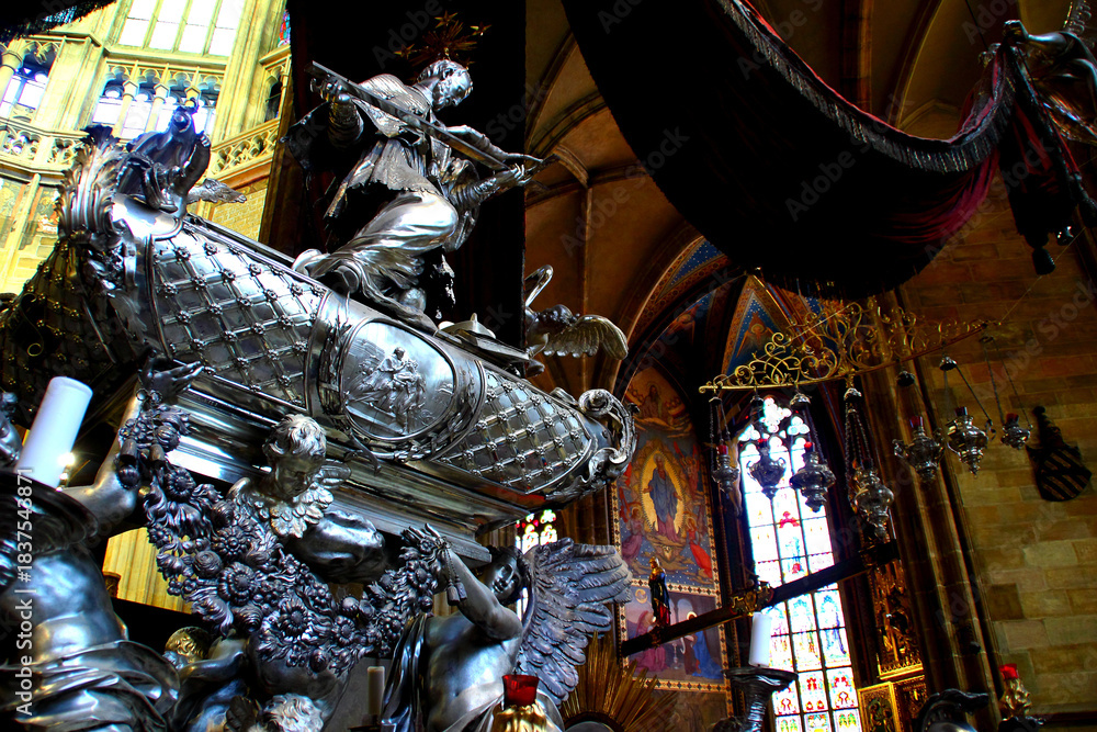 Stock-Foto „PRAGUE, CZECH REPUBLIC - JUNE 30, 2025: Tomb of St John of ...
