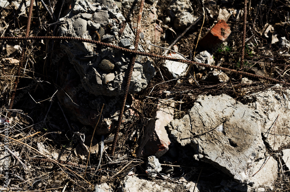 Urban Decay: Crumbled Concrete and Rusty Reinforcement Bars in Grunge ...