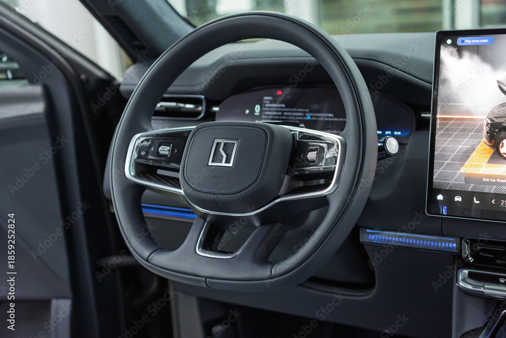 Foto de Stock ZEEKR 9X Modern EV car interior, steering wheel ...