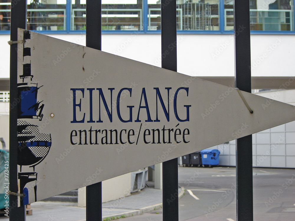 schild eingang Stock Photo | Adobe Stock