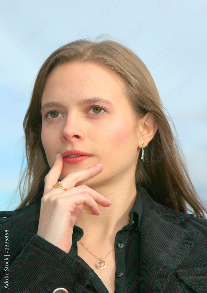 main devant le visage Photos | Adobe Stock