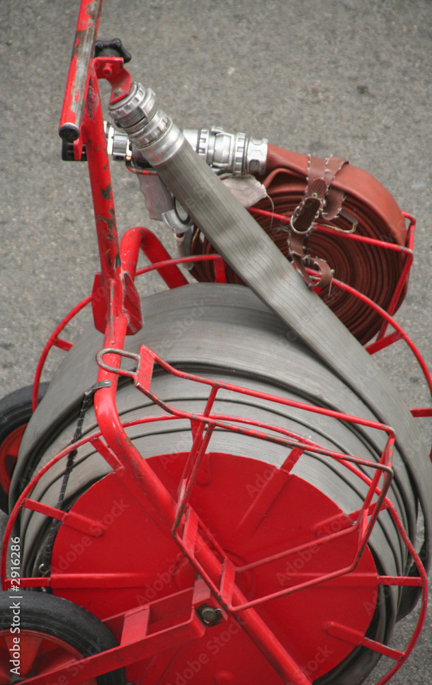 lance incendie pompiers Photos | Adobe Stock