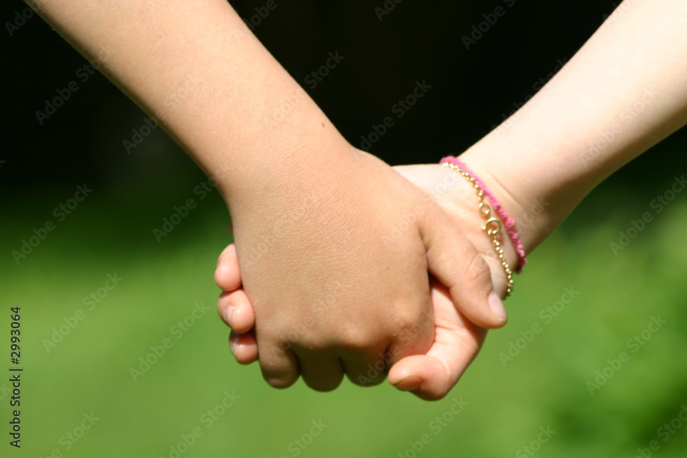 mains d'enfant Photos | Adobe Stock