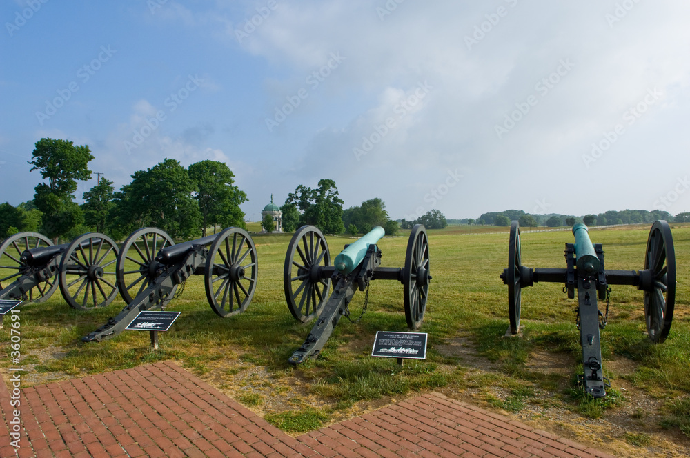 Variety of 19th century cannon in line at Antietam Battlefield Stock ...