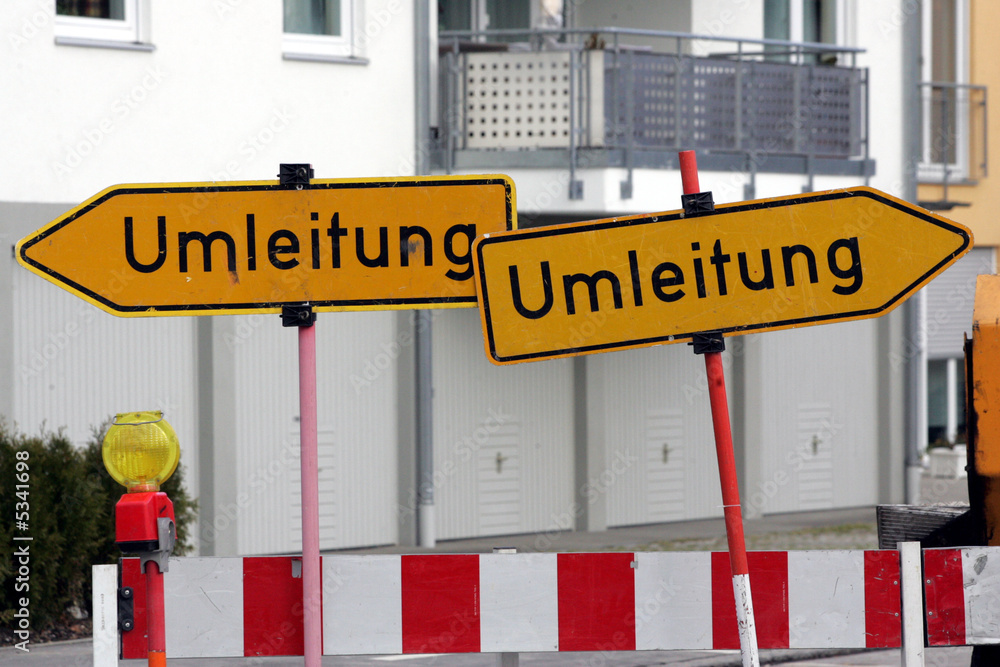 Hinweisschilder Umleitung Stock Photo | Adobe Stock