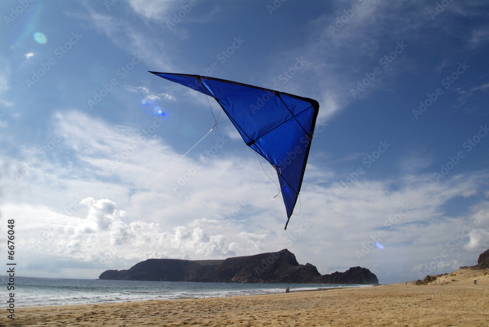 Flugdrachen am Strand von Porto Santo Stock Photo | Adobe Stock
