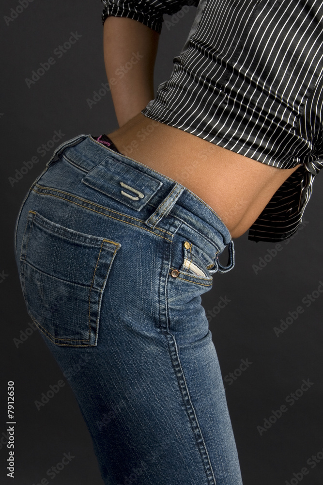 Cambrure féminine Photos | Adobe Stock