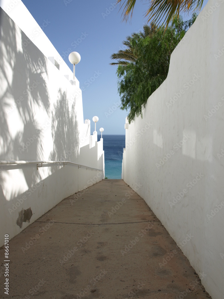 Enger Weg zum Strand in Morro Jable auf Fueteventura Stock Photo ...