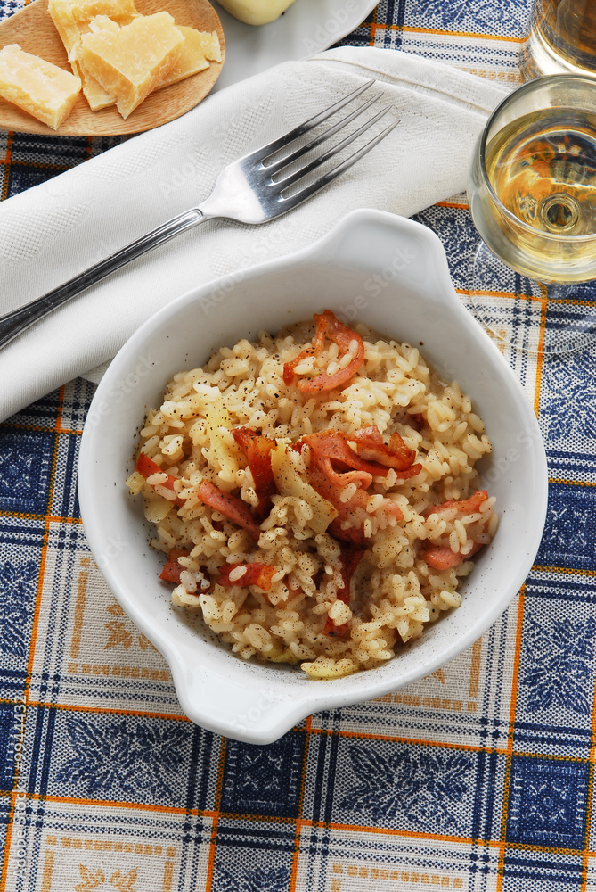 Foto Stock Risotto alla paesana - Primi - Ricetta della Lombardia ...