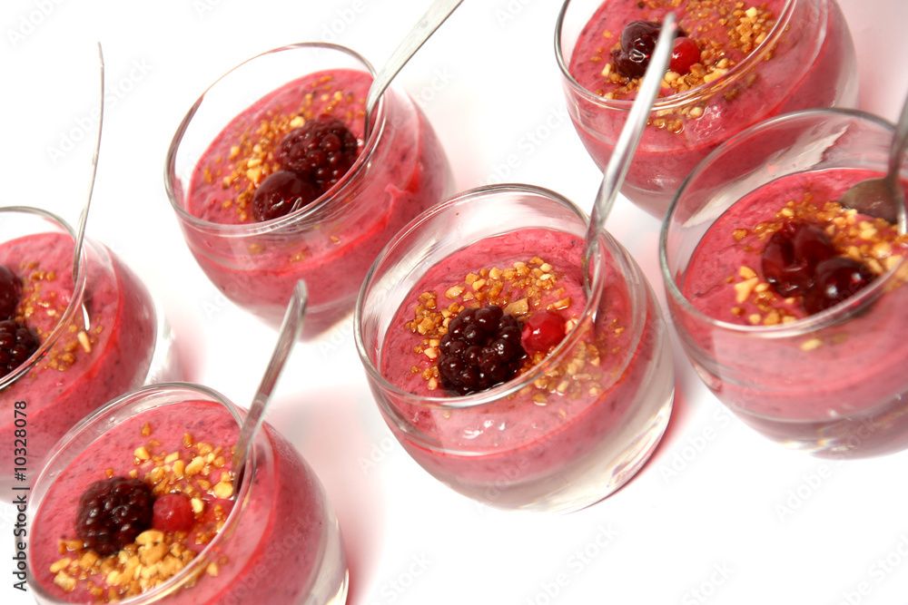 mousse de fromage blanc aux fruits rouges Stock Photo | Adobe Stock