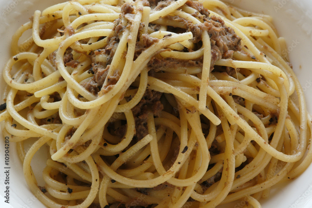 Bigoli con l anatra - Primi piatti - Ricette del Veneto Stock Photo ...