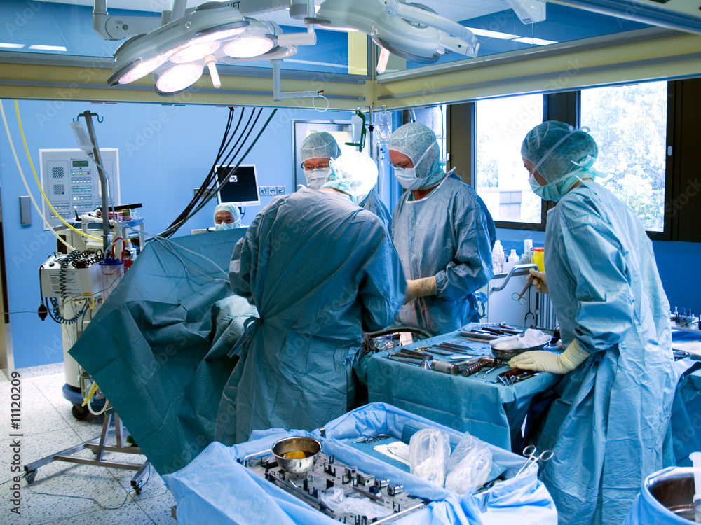 Operation im Tageslicht-OP Stock-Foto | Adobe Stock