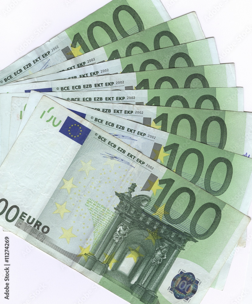 Billets de banque de 100 euros. Stock Photo | Adobe Stock