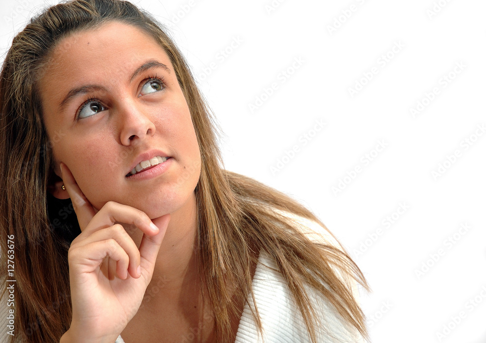 Mujer joven pensando foto de Stock | Adobe Stock