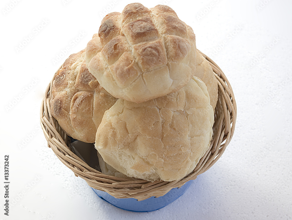 cestino di pane Stock Photo | Adobe Stock