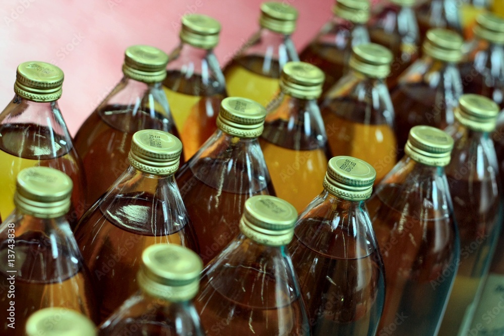 Bouteilles verre jus de fruit Stock Photo | Adobe Stock