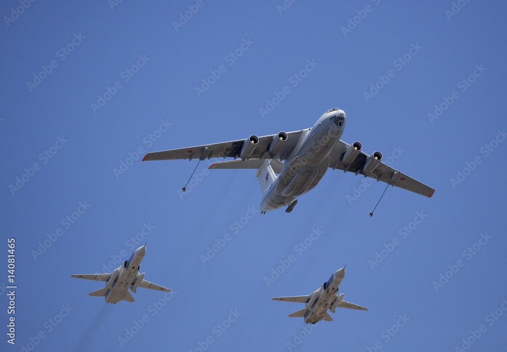 VKS Russian Airforce tanker jet aircraft (Il-78) and two jet (Sukhoi Su ...