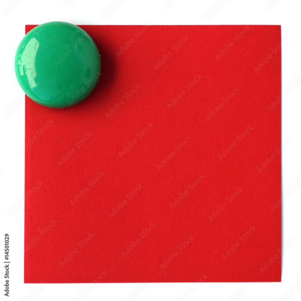 bouton magnet sur post-it rouge Photos | Adobe Stock