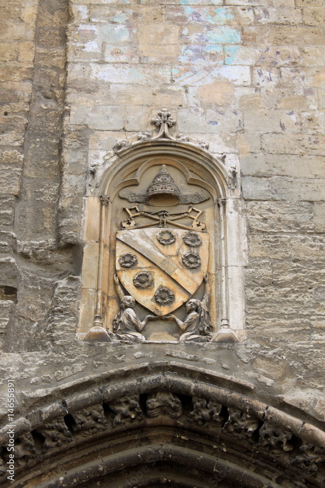 Blason à l'entrée du Palais des Papes à Avignon Stock Photo | Adobe Stock