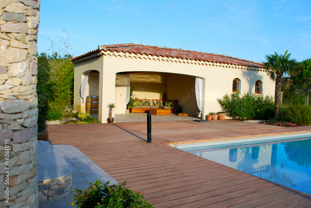 Pool-house terrasse Stock Photo | Adobe Stock